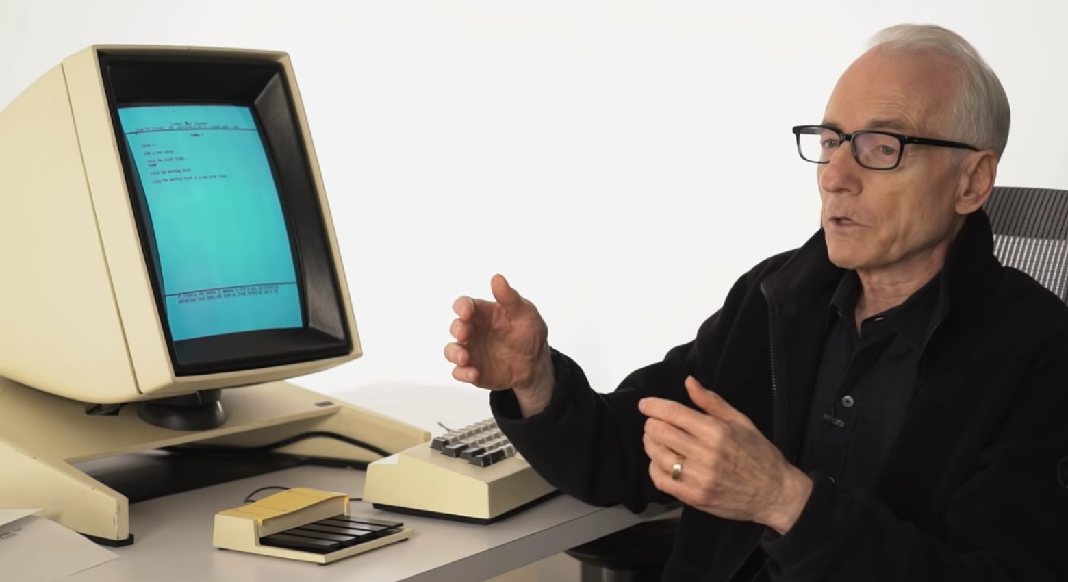 Ten starszy pan to Larry Tesler. Człowiek, który zmienił świat, rap i ...